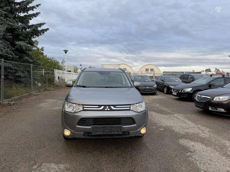 Grey Mitsubishi Outlander 2013 in Marijampole, with an engine capacity of 2.27 L and mileage of 207 thousand km for 4150 €, photo 3 on AUTOMOTO.COM.LV