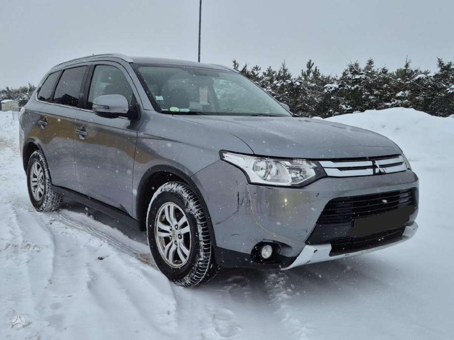 Grey Mitsubishi Outlander 2014 in Silute, with an engine capacity of 2.30 L and mileage of 190 thousand km for 5450 €, photo 1 on AUTOMOTO.COM.LV