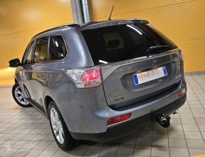 Grey Mitsubishi Outlander 2014 in Klaipeda, with an engine capacity of 0.00 L and mileage of 217 thousand km for 7450 €, photo 3 on AUTOMOTO.COM.LV
