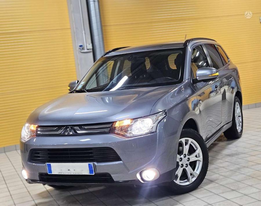 Grey Mitsubishi Outlander 2014 in Klaipeda, with an engine capacity of 0.00 L and mileage of 217 thousand km for 7450 €, photo 5 on AUTOMOTO.COM.LV