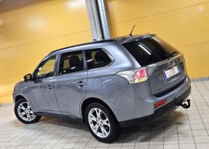 Grey Mitsubishi Outlander 2014 in Klaipeda, with an engine capacity of 0.00 L and mileage of 217 thousand km for 7450 €, photo 28 on AUTOMOTO.COM.LV