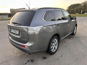 Pelēks Mitsubishi Outlander 2014 Klaipėda, ar dzinēja tilpumu 2.00 L un nobraukumu 320 tūkst. km par 6700 €, foto 5 vietnē AUTOMOTO.COM.LV