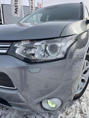 Grey Mitsubishi Outlander 2014 in Vilnius, with an engine capacity of 2.00 L and mileage of 198 thousand km for 9200 €, photo 12 on AUTOMOTO.COM.LV
