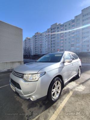 Grey Mitsubishi Outlander 2014 in Tallinn, with an engine capacity of 2.00 L and mileage of 133 thousand km for 7899 €, photo  on AUTOMOTO.COM.LV