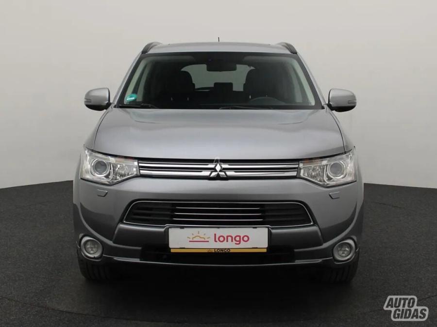 Pelēks Mitsubishi Outlander 2014 Viļņa, ar dzinēja tilpumu 2.00 L un nobraukumu 207 tūkst. km par 9999 €, foto 4 vietnē AUTOMOTO.COM.LV