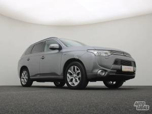 Pelēks Mitsubishi Outlander 2014 Viļņa, ar dzinēja tilpumu 2.00 L un nobraukumu 207 tūkst. km par 9999 €, foto 12 vietnē AUTOMOTO.COM.LV