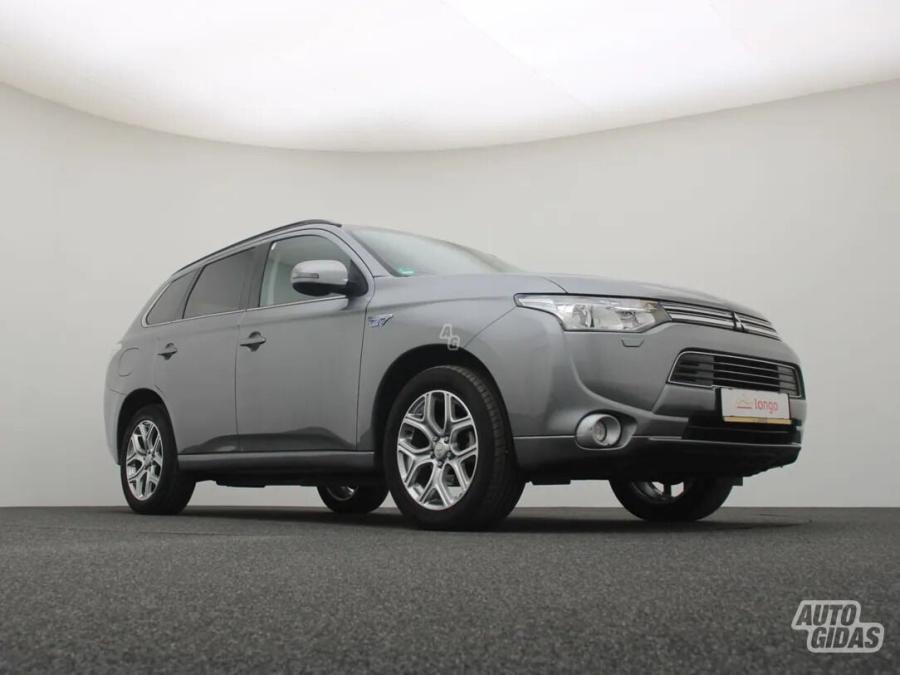 Pelēks Mitsubishi Outlander 2014 Viļņa, ar dzinēja tilpumu 2.00 L un nobraukumu 207 tūkst. km par 9999 €, foto 12 vietnē AUTOMOTO.COM.LV