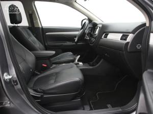 Pelēks Mitsubishi Outlander 2014 Viļņa, ar dzinēja tilpumu 2.00 L un nobraukumu 207 tūkst. km par 9999 €, foto 15 vietnē AUTOMOTO.COM.LV