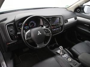 Pelēks Mitsubishi Outlander 2014 Viļņa, ar dzinēja tilpumu 2.00 L un nobraukumu 207 tūkst. km par 9999 €, foto 17 vietnē AUTOMOTO.COM.LV