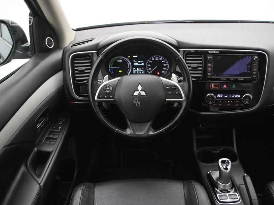 Pelēks Mitsubishi Outlander 2014 Viļņa, ar dzinēja tilpumu 2.00 L un nobraukumu 207 tūkst. km par 9999 €, foto 18 vietnē AUTOMOTO.COM.LV