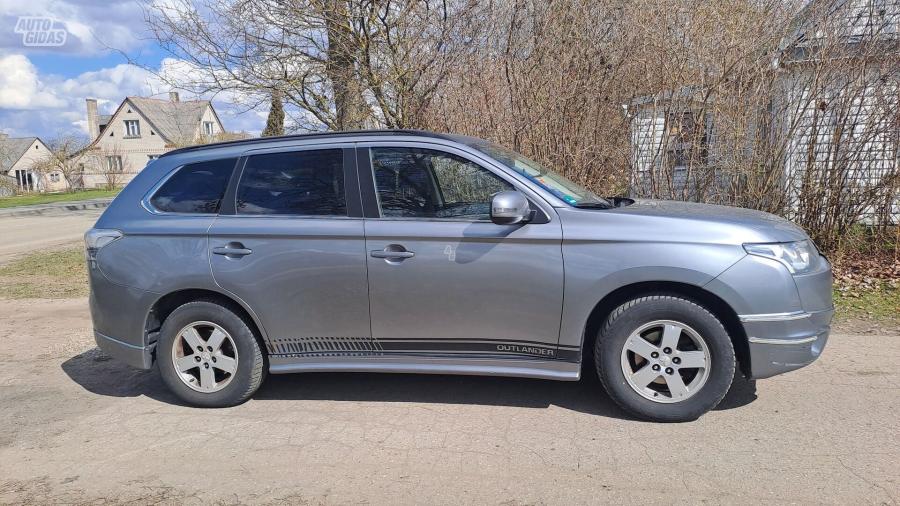 Pelēks Mitsubishi Outlander 2014 Viļņa, ar dzinēja tilpumu 2.20 L un nobraukumu 245 tūkst. km par 6500 €, foto 16 vietnē AUTOMOTO.COM.LV