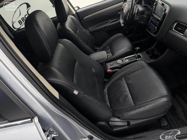 Pelēks Mitsubishi Outlander 2014 Avižieniai, ar dzinēja tilpumu 2.30 L un nobraukumu 244 tūkst. km par 7500 €, foto 5 vietnē AUTOMOTO.COM.LV