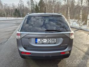 Grey Mitsubishi Outlander 2014 in Jelgava, with an engine capacity of 2.00 L and mileage of 261 thousand km for 4000 €, photo 4 on AUTOMOTO.COM.LV