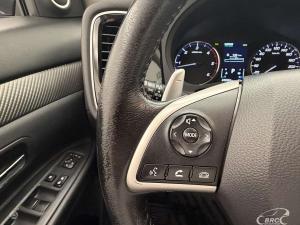 Grey Mitsubishi Outlander 2014 in Vilnius, with an engine capacity of 2.27 L and mileage of 244 thousand km for 6990 €, photo 31 on AUTOMOTO.COM.LV