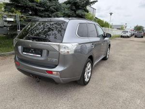 Pelēks Mitsubishi Outlander 2014 Marijampole, ar dzinēja tilpumu 2.00 L un nobraukumu 209 tūkst. km par 6950 €, foto 5 vietnē AUTOMOTO.COM.LV