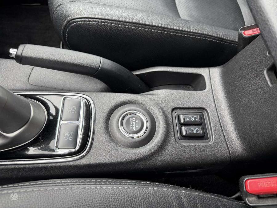 Pelēks Mitsubishi Outlander 2014 Marijampole, ar dzinēja tilpumu 2.00 L un nobraukumu 209 tūkst. km par 6950 €, foto 10 vietnē AUTOMOTO.COM.LV