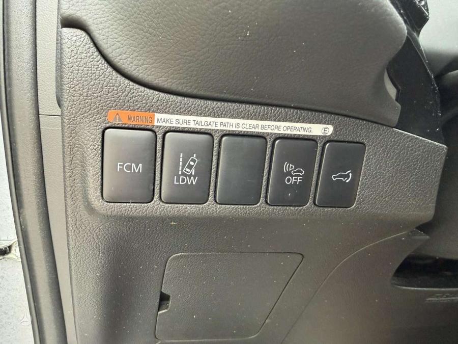 Pelēks Mitsubishi Outlander 2014 Marijampole, ar dzinēja tilpumu 2.00 L un nobraukumu 209 tūkst. km par 6950 €, foto 12 vietnē AUTOMOTO.COM.LV