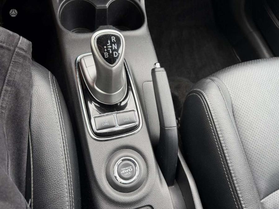 Pelēks Mitsubishi Outlander 2014 Marijampole, ar dzinēja tilpumu 2.00 L un nobraukumu 209 tūkst. km par 6950 €, foto 15 vietnē AUTOMOTO.COM.LV