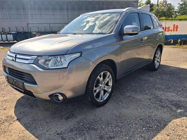Pelēks Mitsubishi Outlander 2014 Alīta, ar dzinēja tilpumu 2.20 L un nobraukumu 250 tūkst. km par 6600 €, foto 1 vietnē AUTOMOTO.COM.LV