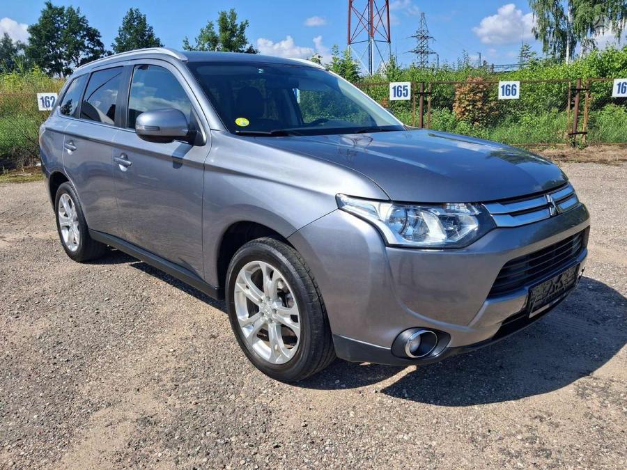 Grey Mitsubishi Outlander 2014 in Alytus, with an engine capacity of 2.20 L and mileage of 250 thousand km for 6600 €, photo 3 on AUTOMOTO.COM.LV