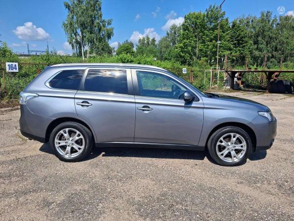 Pelēks Mitsubishi Outlander 2014 Alīta, ar dzinēja tilpumu 2.20 L un nobraukumu 250 tūkst. km par 6600 €, foto 10 vietnē AUTOMOTO.COM.LV