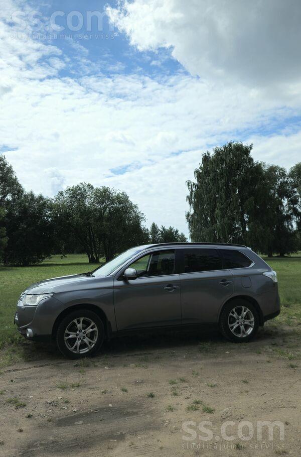 Grey Mitsubishi Outlander 2014 in Riga, with an engine capacity of 2.30 L and mileage of 255 thousand km for 5200 €, photo 1 on AUTOMOTO.COM.LV