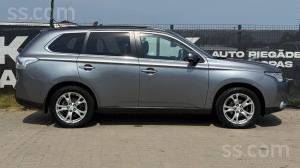 Pelēks Mitsubishi Outlander 2014 Liepāja, ar dzinēja tilpumu 2.00 L un nobraukumu 173 tūkst. km par 9350 €, foto 4 vietnē AUTOMOTO.COM.LV