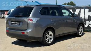 Pelēks Mitsubishi Outlander 2014 Liepāja, ar dzinēja tilpumu 2.00 L un nobraukumu 173 tūkst. km par 9350 €, foto 5 vietnē AUTOMOTO.COM.LV