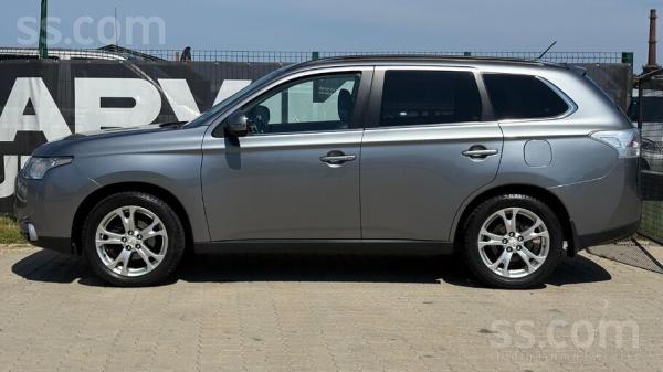 Pelēks Mitsubishi Outlander 2014 Liepāja, ar dzinēja tilpumu 2.00 L un nobraukumu 173 tūkst. km par 9350 €, foto 7 vietnē AUTOMOTO.COM.LV