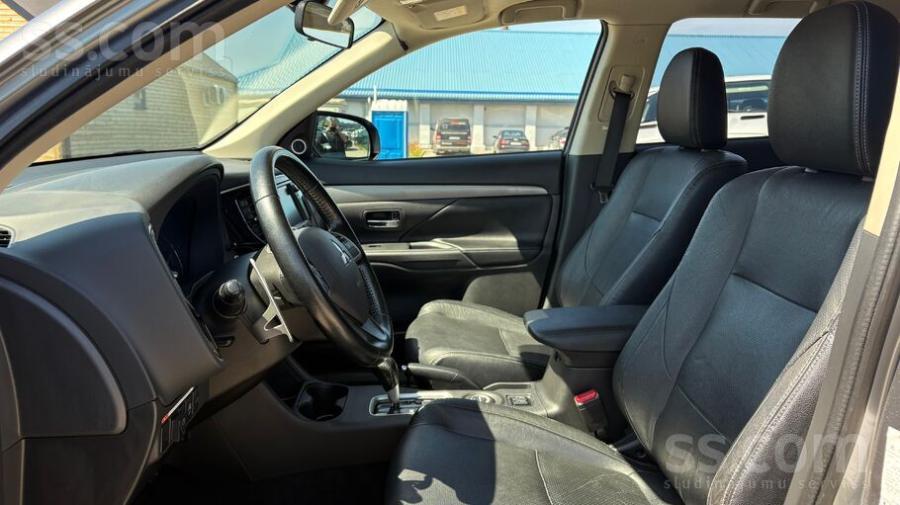 Pelēks Mitsubishi Outlander 2014 Liepāja, ar dzinēja tilpumu 2.00 L un nobraukumu 173 tūkst. km par 9350 €, foto 10 vietnē AUTOMOTO.COM.LV