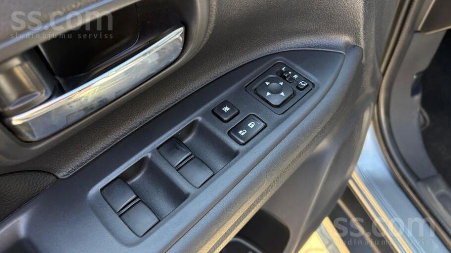 Pelēks Mitsubishi Outlander 2014 Liepāja, ar dzinēja tilpumu 2.00 L un nobraukumu 173 tūkst. km par 9350 €, foto 12 vietnē AUTOMOTO.COM.LV
