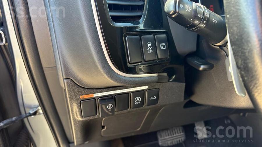Pelēks Mitsubishi Outlander 2014 Liepāja, ar dzinēja tilpumu 2.00 L un nobraukumu 173 tūkst. km par 9350 €, foto 13 vietnē AUTOMOTO.COM.LV