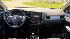 Pelēks Mitsubishi Outlander 2014 Liepāja, ar dzinēja tilpumu 2.00 L un nobraukumu 173 tūkst. km par 9350 €, foto 17 vietnē AUTOMOTO.COM.LV