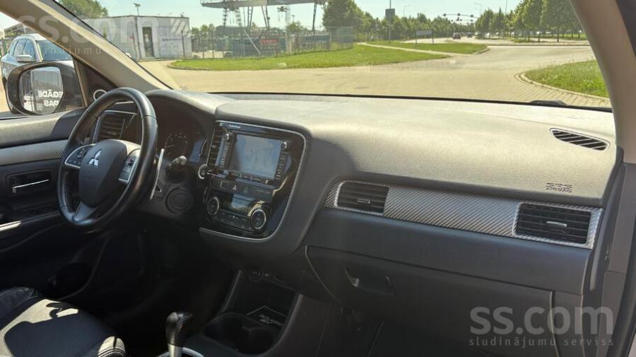 Pelēks Mitsubishi Outlander 2014 Liepāja, ar dzinēja tilpumu 2.00 L un nobraukumu 173 tūkst. km par 9350 €, foto 19 vietnē AUTOMOTO.COM.LV