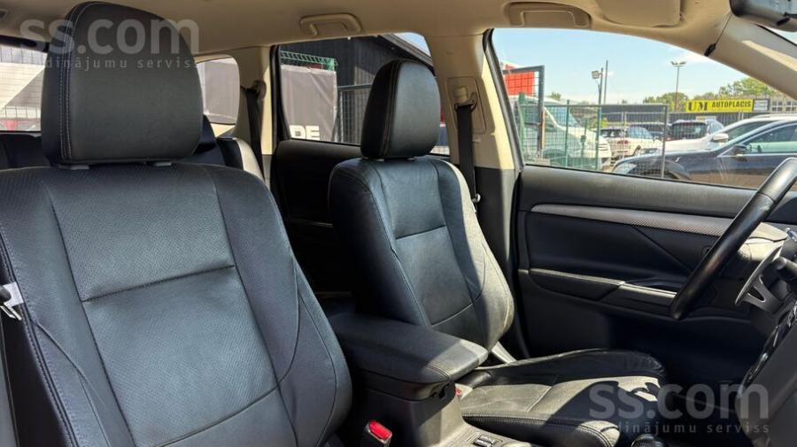Pelēks Mitsubishi Outlander 2014 Liepāja, ar dzinēja tilpumu 2.00 L un nobraukumu 173 tūkst. km par 9350 €, foto 21 vietnē AUTOMOTO.COM.LV