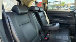 Pelēks Mitsubishi Outlander 2014 Liepāja, ar dzinēja tilpumu 2.00 L un nobraukumu 173 tūkst. km par 9350 €, foto 25 vietnē AUTOMOTO.COM.LV