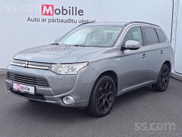 Pelēks Mitsubishi Outlander 2014 Rīga, ar dzinēja tilpumu 2.00 L un nobraukumu 267 tūkst. km par 8950 €, foto 3 vietnē AUTOMOTO.COM.LV