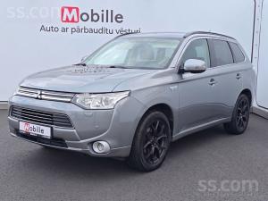 Pelēks Mitsubishi Outlander 2014 Rīga, ar dzinēja tilpumu 2.00 L un nobraukumu 267 tūkst. km par 8950 €, foto 4 vietnē AUTOMOTO.COM.LV