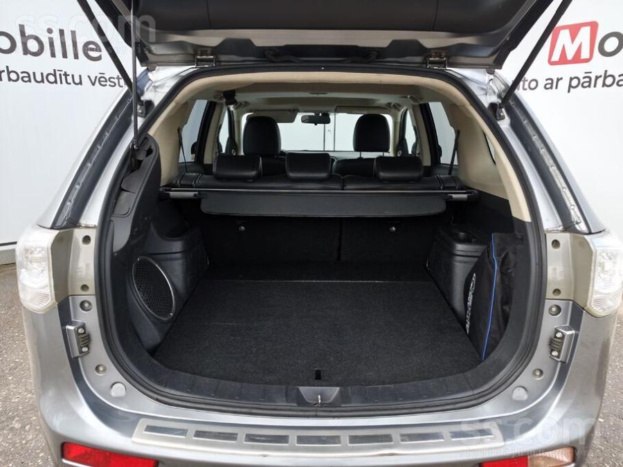 Pelēks Mitsubishi Outlander 2014 Rīga, ar dzinēja tilpumu 2.00 L un nobraukumu 267 tūkst. km par 8950 €, foto 14 vietnē AUTOMOTO.COM.LV