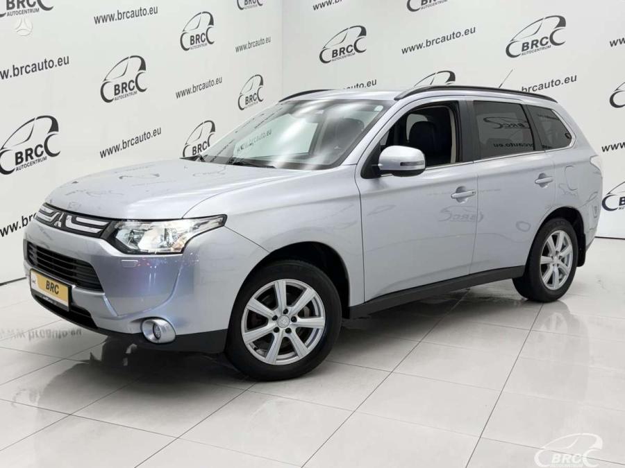 Grey Mitsubishi Outlander 2014 in Vilnius, with an engine capacity of 2.27 L and mileage of 244 thousand km for 6650 €, photo 1 on AUTOMOTO.COM.LV