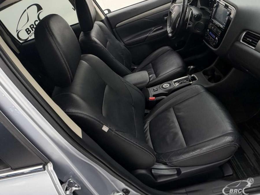 Grey Mitsubishi Outlander 2014 in Vilnius, with an engine capacity of 2.27 L and mileage of 244 thousand km for 6650 €, photo 7 on AUTOMOTO.COM.LV