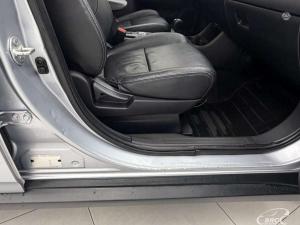 Grey Mitsubishi Outlander 2014 in Vilnius, with an engine capacity of 2.27 L and mileage of 244 thousand km for 6650 €, photo 8 on AUTOMOTO.COM.LV