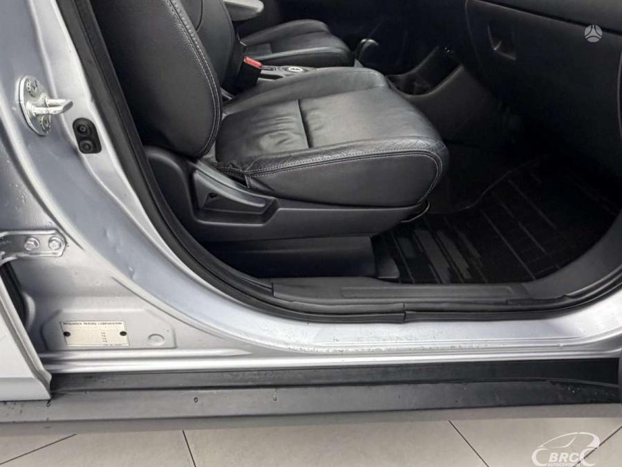 Grey Mitsubishi Outlander 2014 in Vilnius, with an engine capacity of 2.27 L and mileage of 244 thousand km for 6650 €, photo 8 on AUTOMOTO.COM.LV