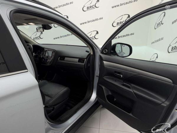 Pelēks Mitsubishi Outlander 2014 Viļņa, ar dzinēja tilpumu 2.27 L un nobraukumu 244 tūkst. km par 6650 €, foto 9 vietnē AUTOMOTO.COM.LV