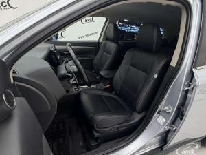 Grey Mitsubishi Outlander 2014 in Vilnius, with an engine capacity of 2.27 L and mileage of 244 thousand km for 6650 €, photo 24 on AUTOMOTO.COM.LV