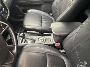 Grey Mitsubishi Outlander 2014 in Vilnius, with an engine capacity of 2.27 L and mileage of 244 thousand km for 6650 €, photo 25 on AUTOMOTO.COM.LV
