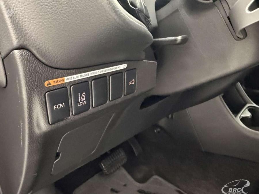 Grey Mitsubishi Outlander 2014 in Vilnius, with an engine capacity of 2.27 L and mileage of 244 thousand km for 6650 €, photo 26 on AUTOMOTO.COM.LV