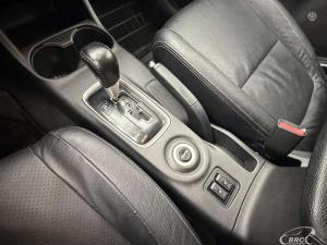 Grey Mitsubishi Outlander 2014 in Vilnius, with an engine capacity of 2.27 L and mileage of 244 thousand km for 6650 €, photo 27 on AUTOMOTO.COM.LV