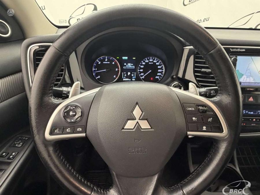 Grey Mitsubishi Outlander 2014 in Vilnius, with an engine capacity of 2.27 L and mileage of 244 thousand km for 6650 €, photo 29 on AUTOMOTO.COM.LV
