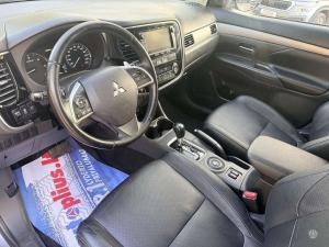Grey Mitsubishi Outlander 2014 in Ukmerge, with an engine capacity of 2.27 L and mileage of 270 thousand km for 7350 €, photo 7 on AUTOMOTO.COM.LV
